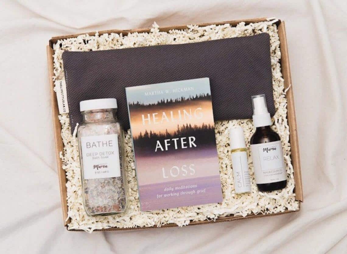 Gifts for the Bereaved: Best Sympathy Presents for Grieving Friends
